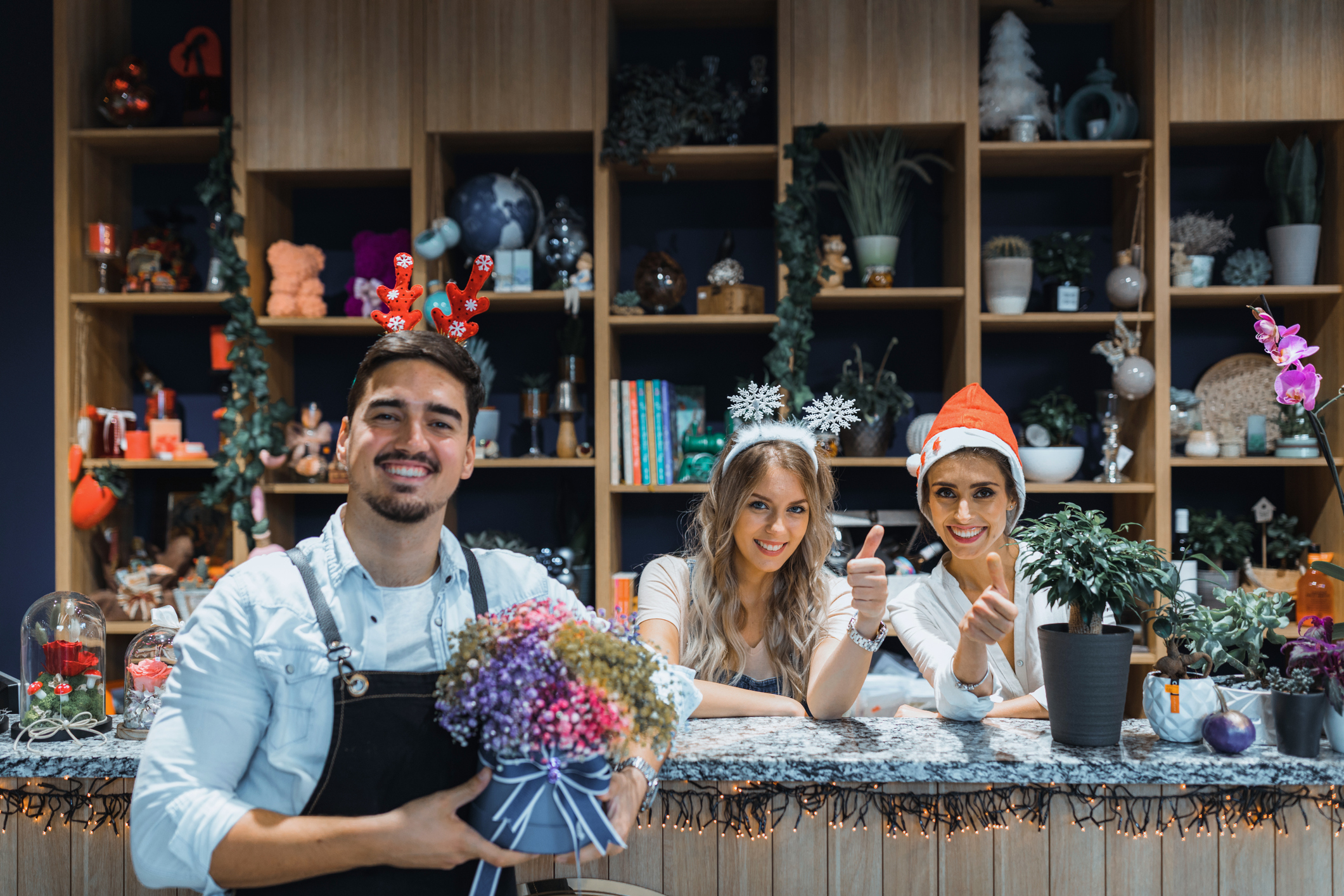 How to Find the Right Seasonal Workers for the Holiday Rush